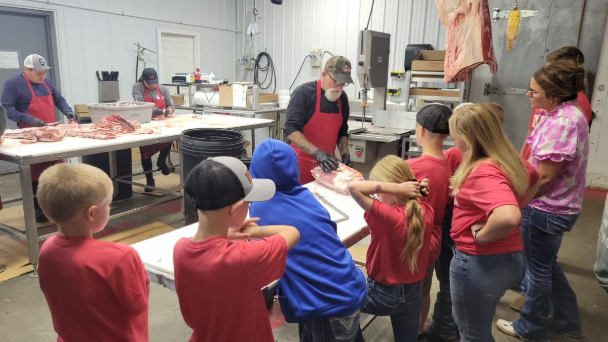 South Dakota Beef Welcomes 2023-2024 Jr. Beef Ambassadors - Morning Ag ...